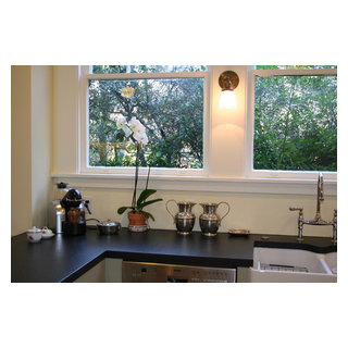 Note the sconce mounted between the windows - Traditional - Kitchen ...