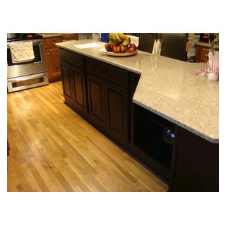 Octagon Island - Kitchen - Richmond - by Main Street Cabinets | Houzz