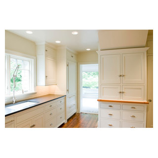 Painted Flush inset Kitchen Cabinets - Klassisch - Küche - Seattle ...
