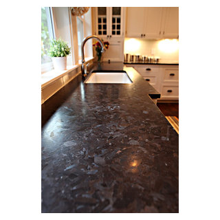 Painted white traditional kitchen - Traditional - Kitchen - Seattle ...