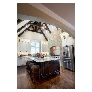 Parade 2015 - Traditional - Kitchen - Austin - by Bayless Custom Homes ...