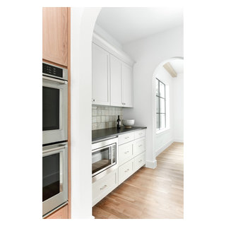 Park Lane - Beach Style - Kitchen - Dallas - by Jessica Koltun Home | Houzz