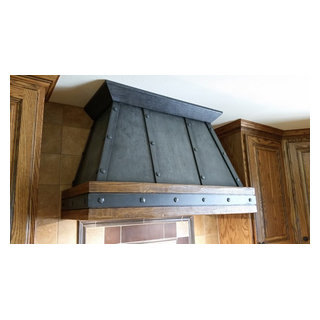Pewter Range Hood with Wood Accent - Classique - Cuisine - Denver - par ...
