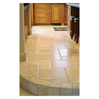 Pillow Edge Travertine Kitchen Tile - Traditional - Kitchen - Phoenix ...
