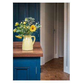 Pint-sized & perfect kitchen! - Traditional - Kitchen - Other - by Hill ...