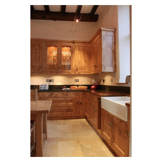 'Pippy Oak Classic' - Country - Kitchen - London - by Baker & Baker ...