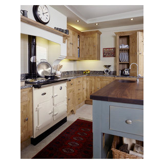 Pippy Oak Kitchen - Traditional - Kitchen - Other - by Churchwood ...