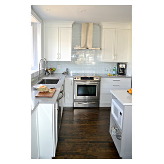 Pointe-Claire Kitchen - Contemporary - Kitchen - Montreal - by Cuisines ...