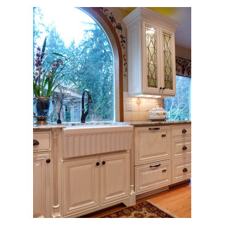 Powell Kitchen - Traditional - Kitchen - Seattle - by Keystone Kitchens ...