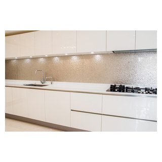 "PREMIUM SILVER" glass kitchen splashback - Modern - Kitchen ...