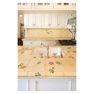 Queen Anne Victorian Kitchen Tiles - Traditional - Kitchen - Santa ...