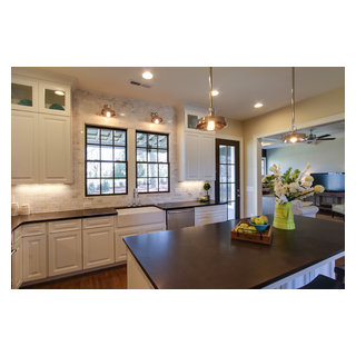 Raleigh Inside the Beltline - Traditional - Kitchen - Raleigh - by ...