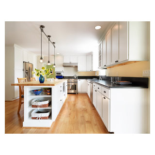 Renovated Kitchen for a Busy Family - Traditional - Kitchen ...