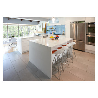 Ridge Hill kitchen - Modern - Kitchen - Toronto - by Lisa Lev Design ...