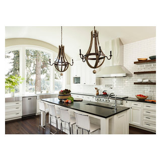 Riverfront: Kitchen - Farmhouse - Kitchen - Portland - by Jenni Leasia ...