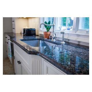 Royal Brown Granite Kitchen Countertops - Traditional - Kitchen - New ...
