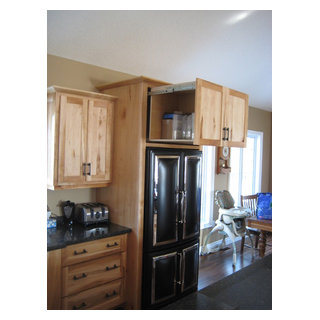 Rustic Hard Maple Kitchen - Traditional - Kitchen - Toronto - by ...