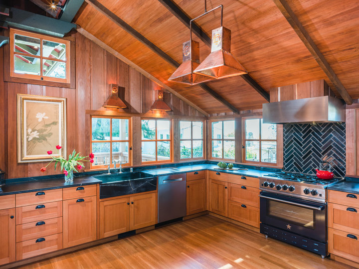 Enclosed Kitchen | Owen Barton