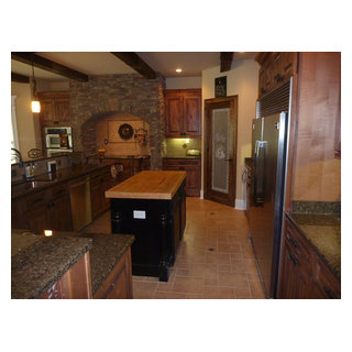 Rustic Kitchen - Rustic - Kitchen - Atlanta - by Taurus Cabinetry | Houzz