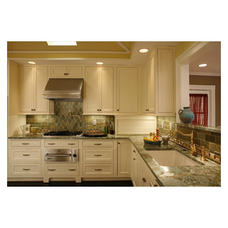 Same footprint-new layout - Traditional - Kitchen - Atlanta - by Pittam ...