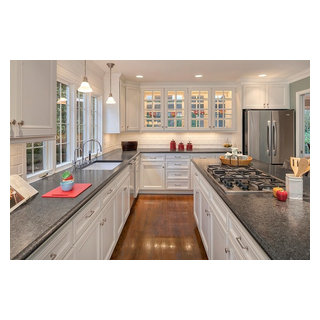 Sammamish Plateau Traditional House - Kitchen - Seattle - by Seattle ...