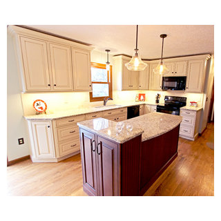 Sandy Blonde Kitchen with Granite Countertops ~ Wadsworth, OH ...