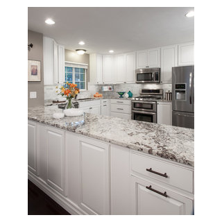 Scheve Kitchen - Traditional - Kitchen - St Louis - by RSI Kitchen ...
