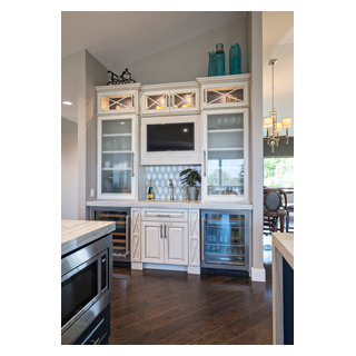 Sewall's Point Waterfront Kitchen Bar - Beach Style - Kitchen - Miami ...