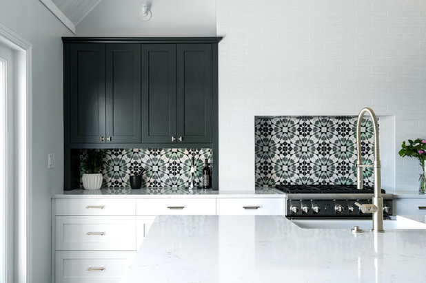 New Soaring Ceiling Steals the Show in a Seattle Great Room