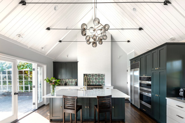 New Soaring Ceiling Steals the Show in a Seattle Great Room