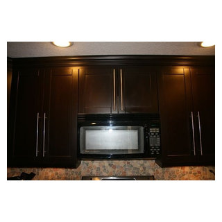 Shaker Chocolate Cabinets - Traditional - Kitchen - Miami - by Mei ...