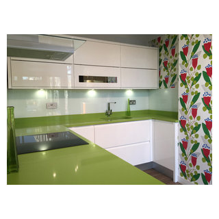 Sheraton In-Line Gloss White Kitchen - Wivenhoe - Modern - Kitchen ...