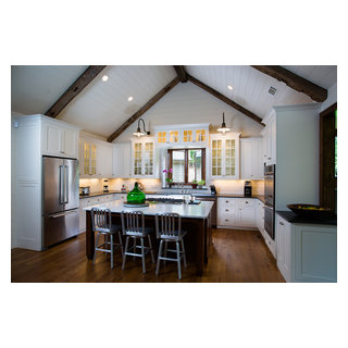 Shiloh Cabinetry Kitchen Cabinets - Farmhouse - Kitchen - Chicago - by ...