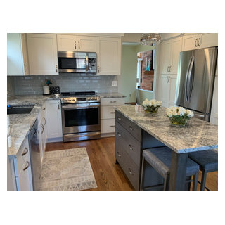 Showplace EVO Kitchen in Pierce Huron Plume & Flagstone - Classique ...