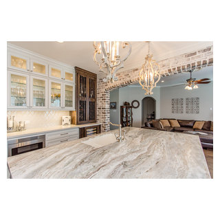 Sienna Court Kitchen - Transitional - Kitchen - Houston - by Niemand ...