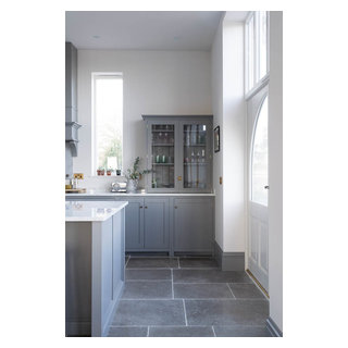 Silverdale || Dove Grey Tumbled Limestone - Traditional - Kitchen - by ...