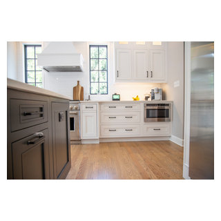 SLAM....DUNCAN PHYFE .... SLINGERLANDS NY - Transitional - Kitchen ...