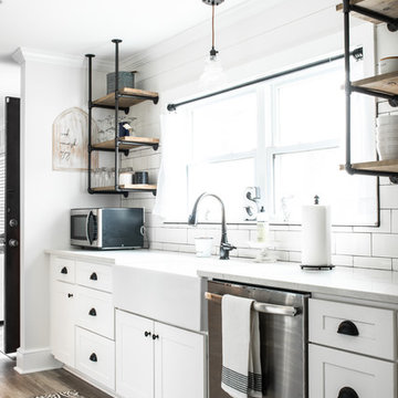 75 Small Farmhouse Kitchen Ideas You'll Love - April, 2022 | Houzz