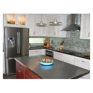 Small, functional and simply modern - Modern - Kitchen - Austin - by ...