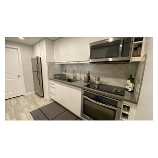 Small functional kitchen in Newmarket - Modern - Kitchen - Toronto - by ...