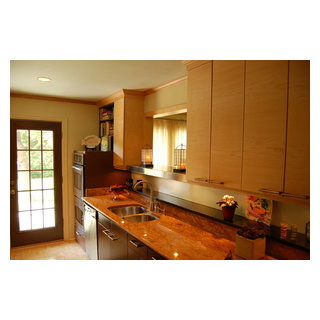 Small Ranch Galley Kitchen - Modern - Kitchen - Dallas - by Adcock ...