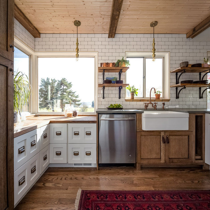75 Small Farmhouse Kitchen Ideas You'll Love - October, 2025 | Houzz