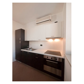 Small studio apartment renovation - Modern - Kitchen - Milan - by ...