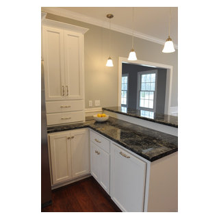 Snow White Kitchen - Transitional - Kitchen - Chicago - by Lustig ...