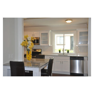 Southbury Merillat Classic Ralston Full Overlay White - Modern ...