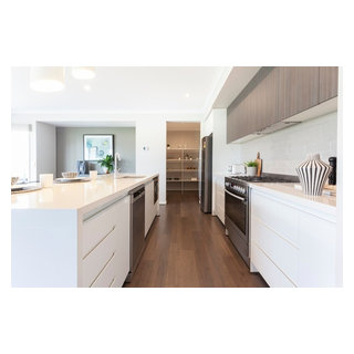 Sovereign 310 - John G. King Collection - Transitional - Kitchen ...