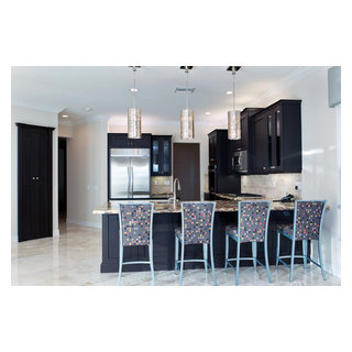 Spec House - Transitional - Kitchen - Miami - by HK Interiors LLC | Houzz