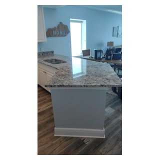 Splendor White Granite Kitchen Countertops - Beach Style - Kitchen ...