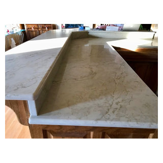 Springfield White & Grey Quartz Countertop - Traditional - Kitchen ...