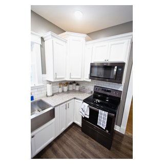 Stagger and Stack - Farmhouse - Kitchen - Chicago - by DesignIY | Houzz